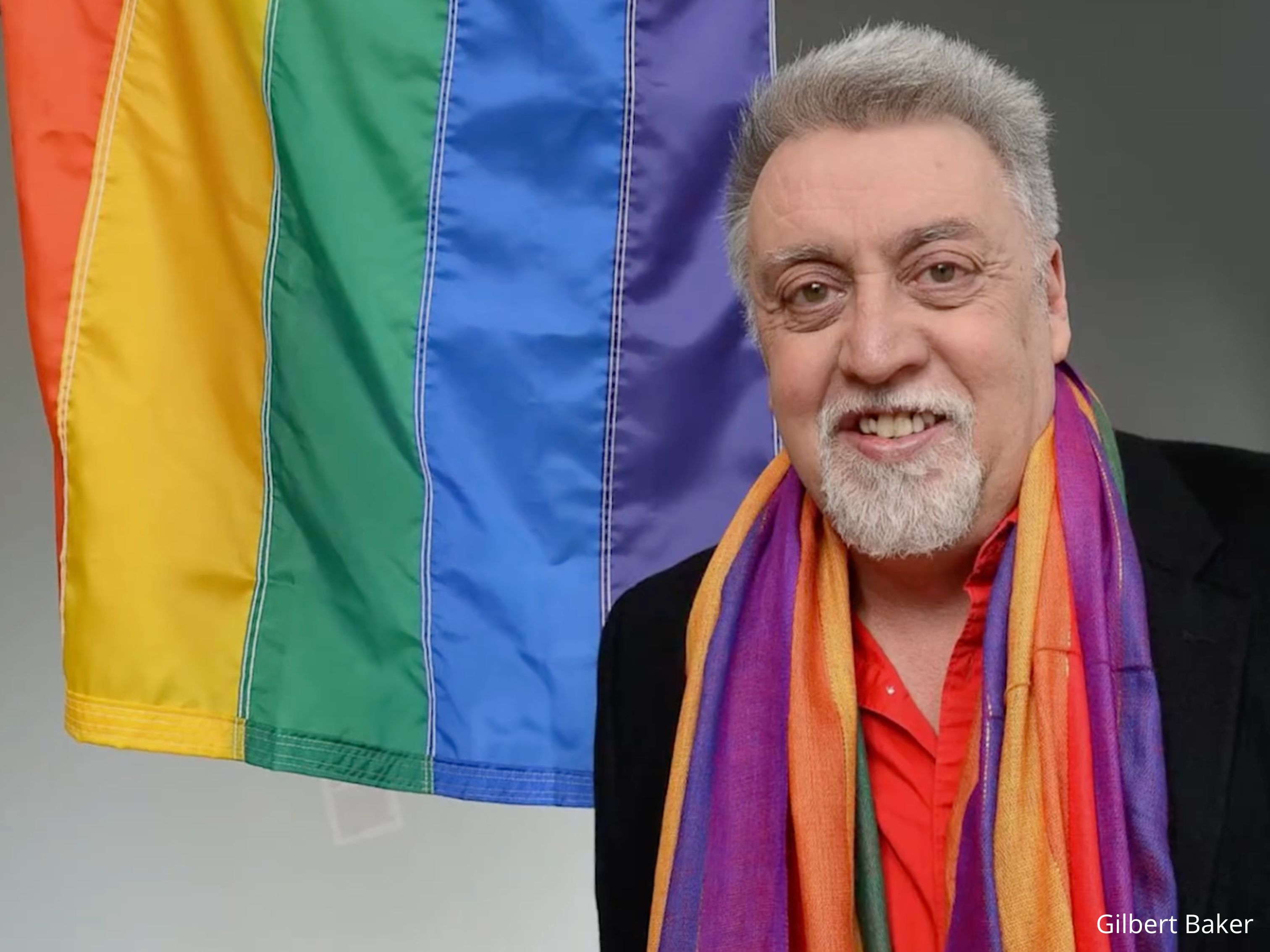 La bandera arcoiris LGBTIQ+ ¿Quién la creó?